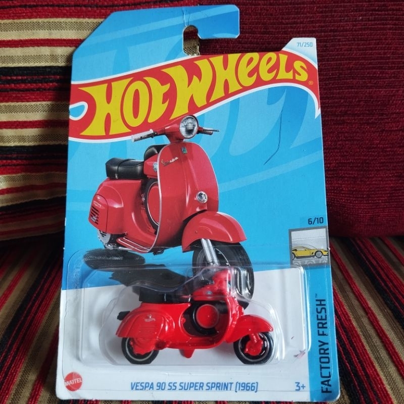 Jual Hot Wheels Vespa 90 SS Super Sprint (1966) | Shopee Indonesia