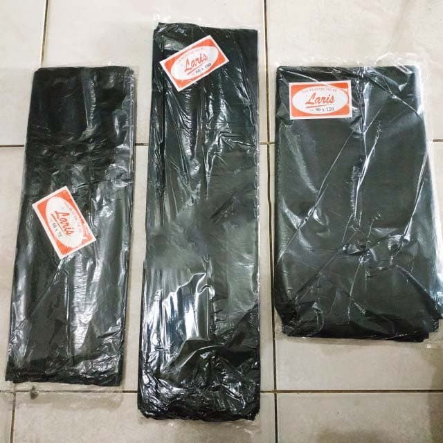 Jual Kantong Plastik Sampah HD PE Hitam Besar Laris Trash bag Ukuran 50 - 90 cm | Shopee Indonesia