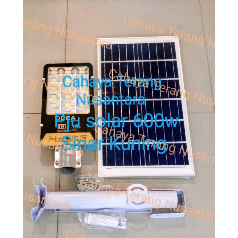 Jual LampuJalan solar 600 w sinar kuning lampu pju tenaga surya 600watt ...