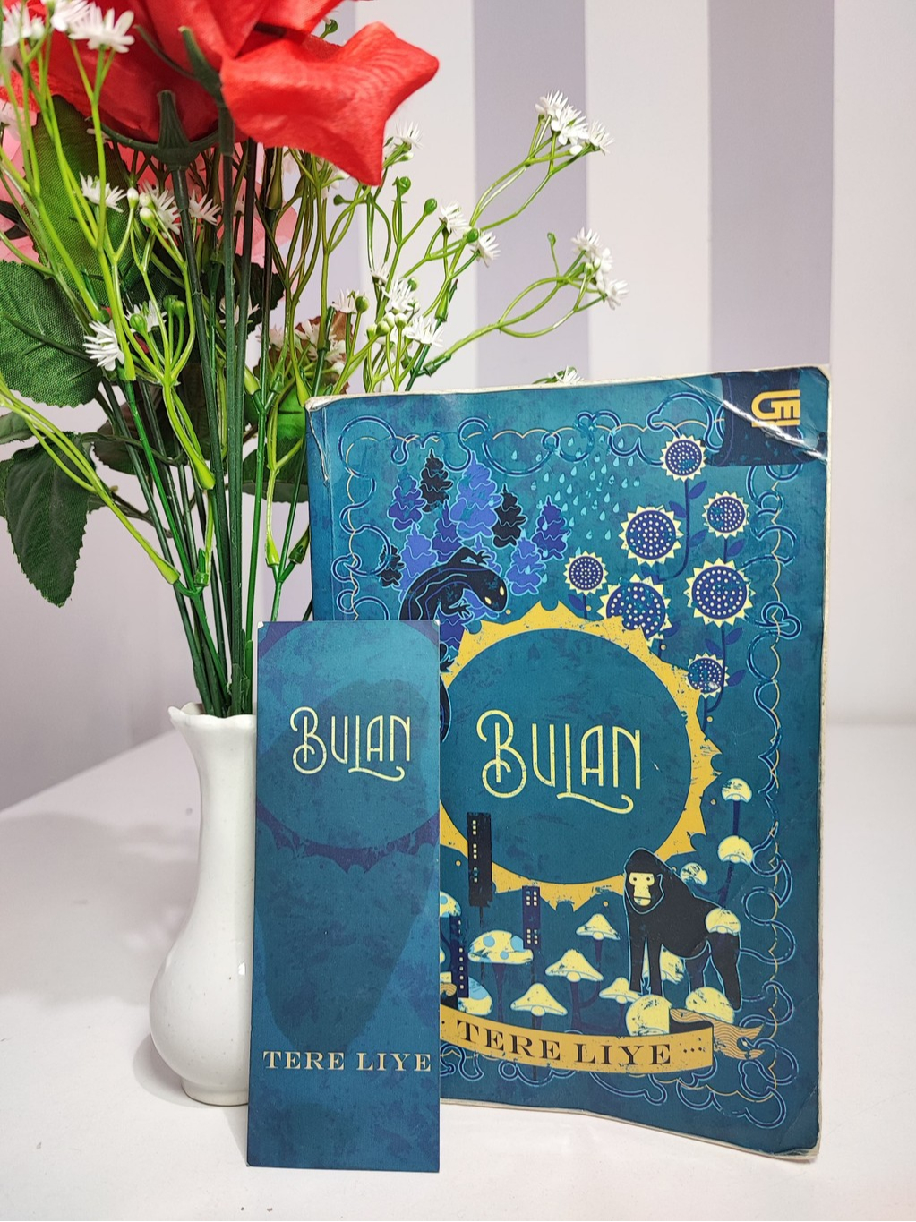 Jual Preloved Novel Bulan Karya Tere Liye Bumi Series | Shopee Indonesia