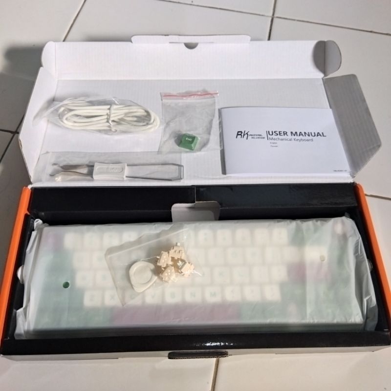 Jual Keyboard Mechanical Royal Kludge RK R65 65% Layout dengan Knob ...