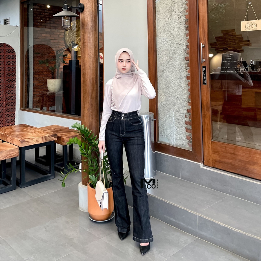 Jual MCO JEANS OOTD SZ 27-34 Cutbray Ultra Highwaist Livy Cutbray Black Garment Celana Jeans ...
