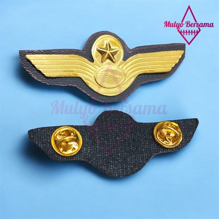 Jual Wing Pilot Garuda Maskapai Lencana Pin Pilot Garuda | Shopee Indonesia