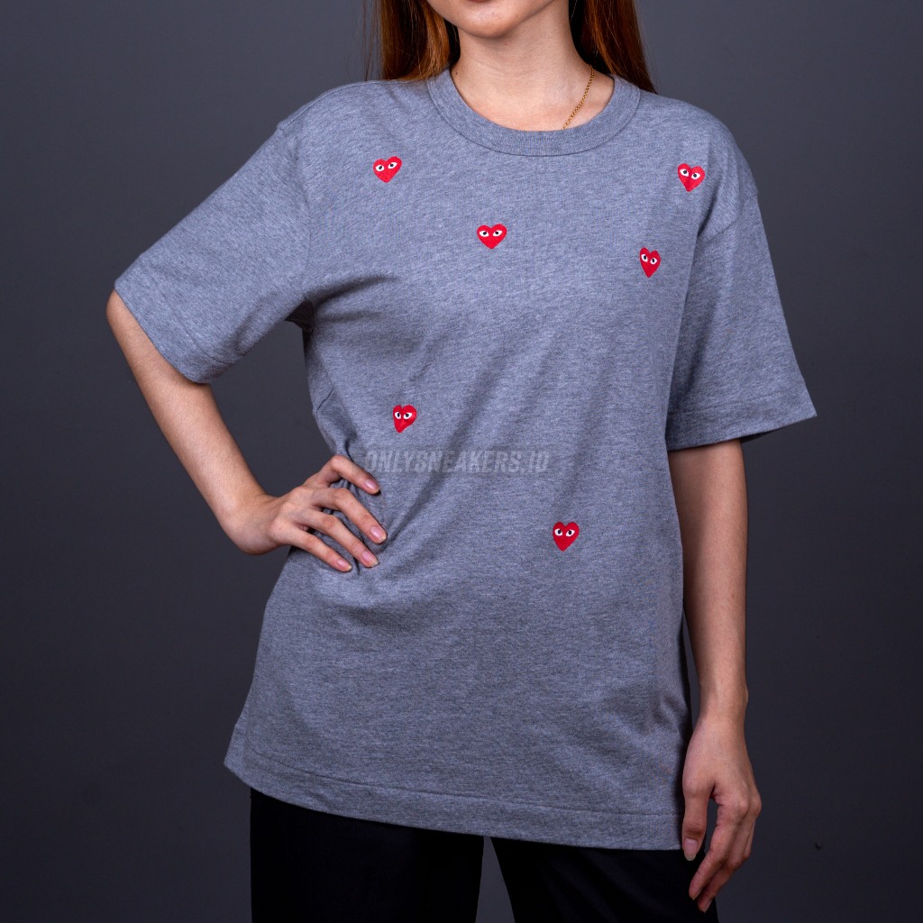 Jual CDG MULTI RED HEART LOGO GREY TEE (100% AUTHENTIC) | Shopee Indonesia