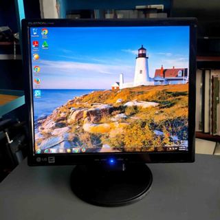 Jual Monitor Lcd Merk LG Ukuran Layar 17 Inch Square Kondisi Normal ...