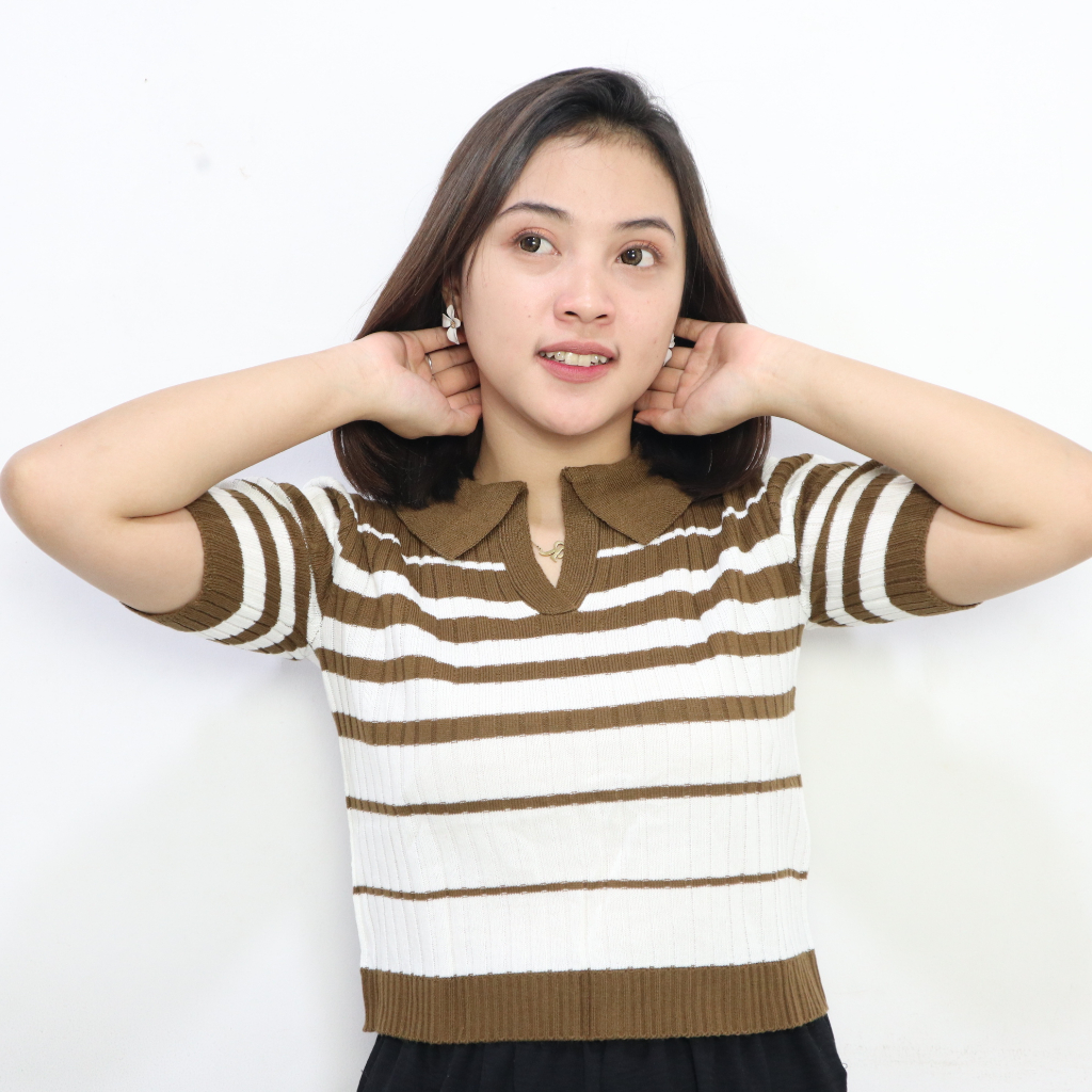 Jual Atasan Kerah Polo Salur Wanita Kaos V-neck Rajut Lengan Pendek Style Korea | Shopee Indonesia