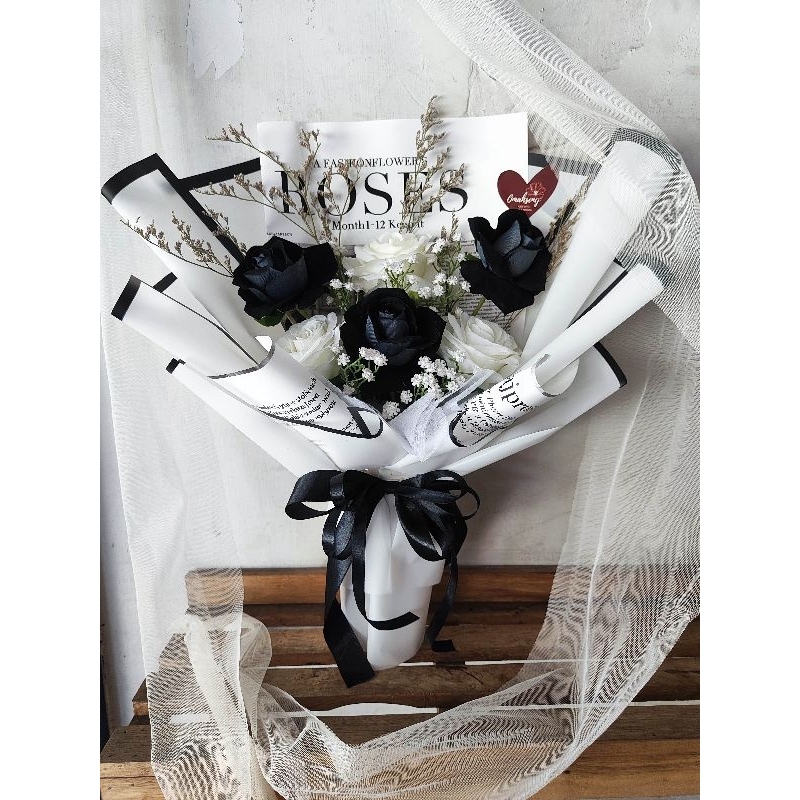Jual buket mawar hitam mixed putih artificial premium, buket wisuda ...