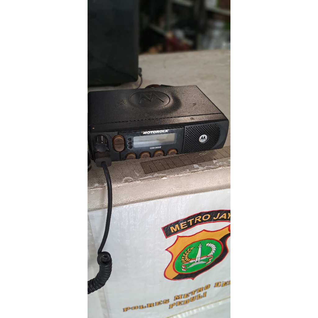 Jual Rig Motorola GM3688 UHF Made in Malaysia Frekuensi UHF Low Band ...