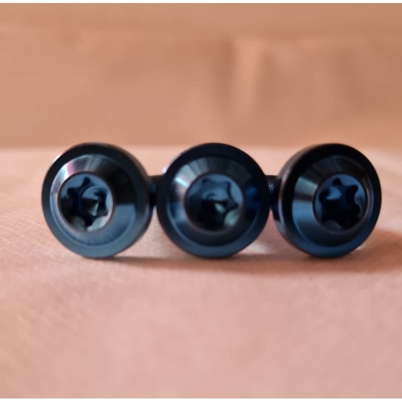 Jual baut cover radiator titanium GR5 vario150,vario160 made in vietnam ...