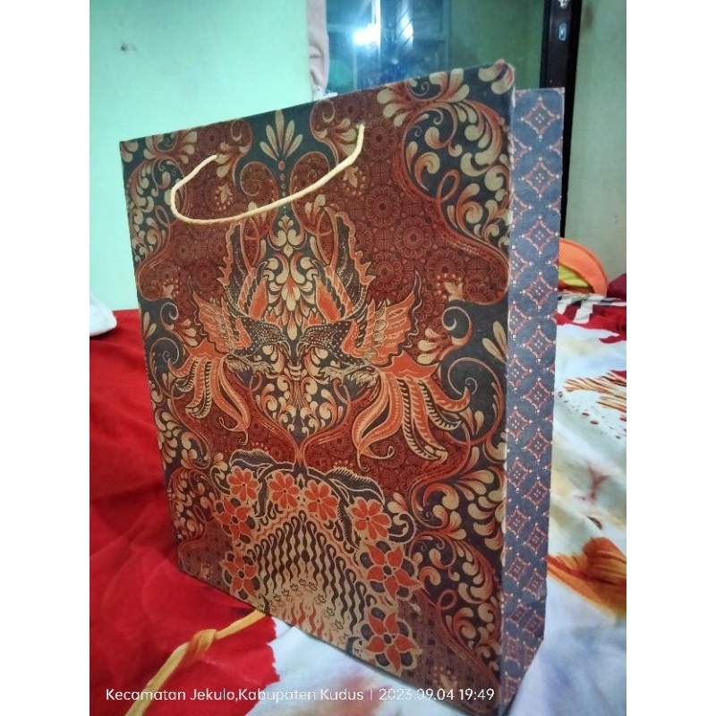 Jual PAPER BAG BATIK 2 WARNA TALI KERTAS ISI 30 PCS | Shopee Indonesia