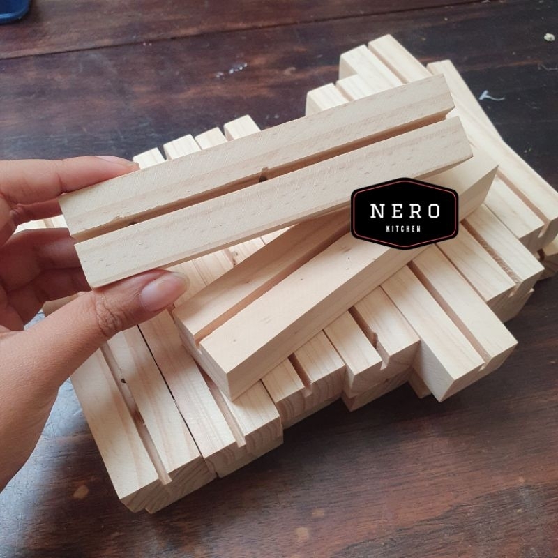 Jual Standing Akrilik / Photo holder / pegangan kayu akrilik / wooden ...