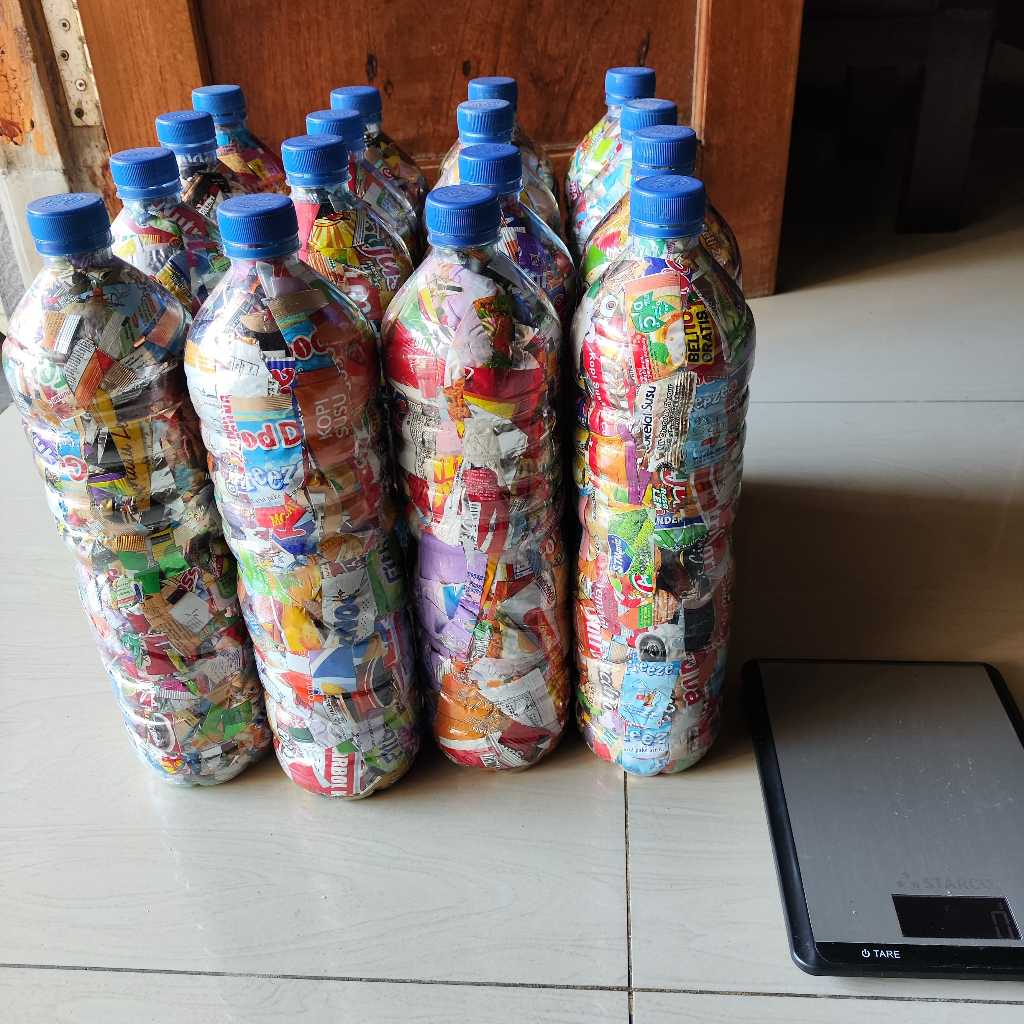 Jual Ecobrick Ecobrik Botol Aqua 1500 Ml Berat Packing Kardus + 500 ...