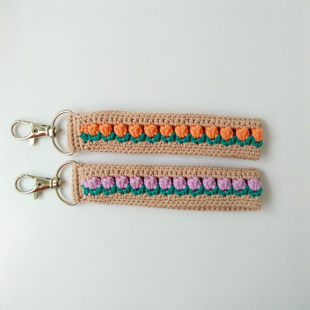 Jual BYBIBIAY Wristlet Tulip Keychain / Gantungan Kunci Rajut | Shopee ...