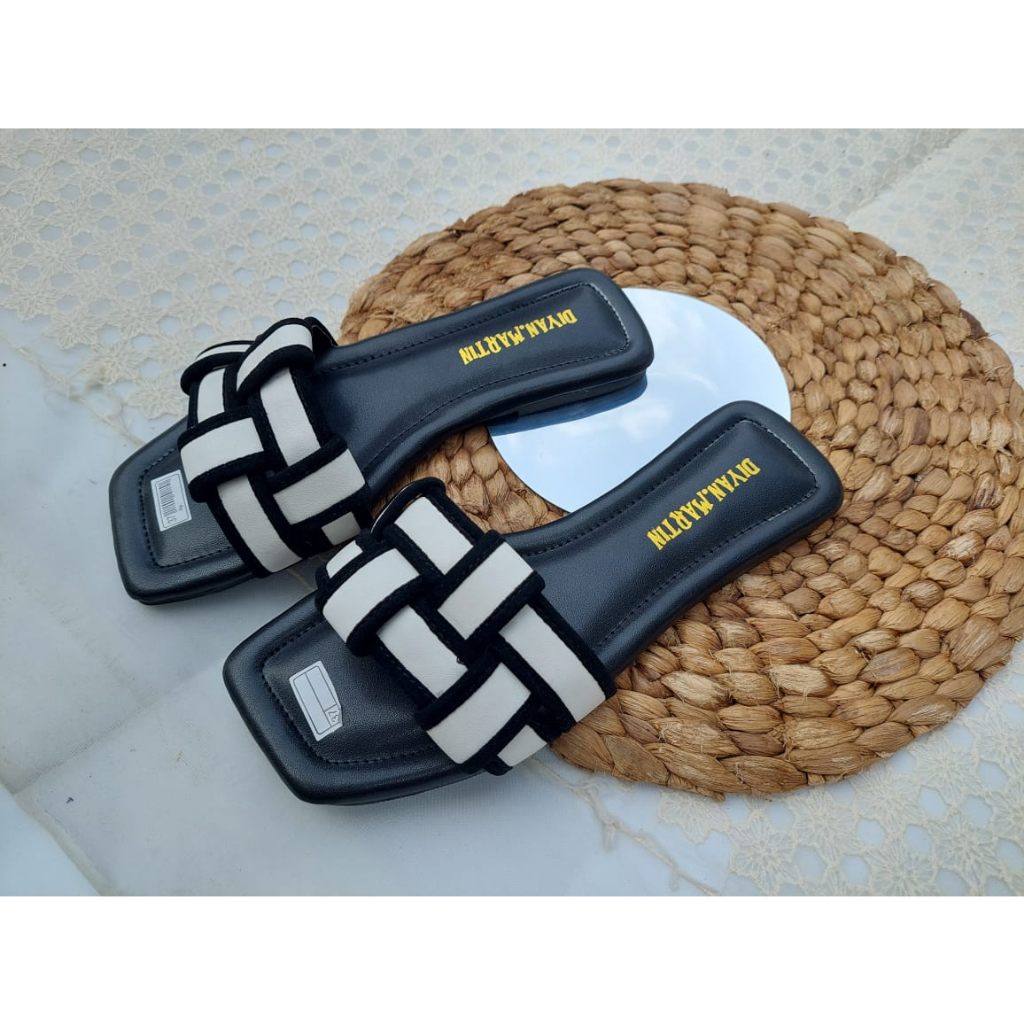 Jual Sendal Slop Empuk Flat Cewek Kasual Rumahan | Shopee Indonesia