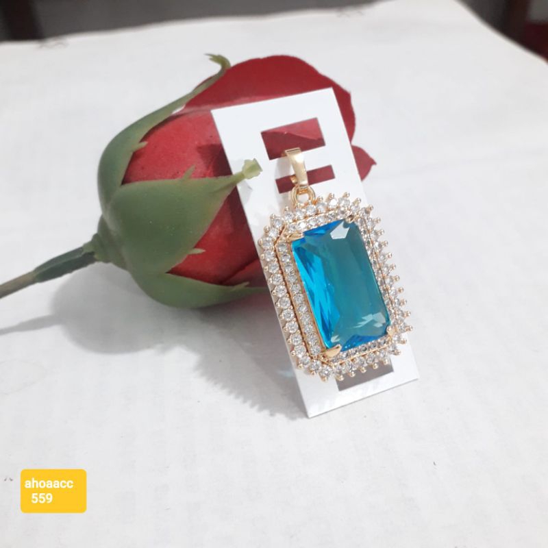 Jual Liontin permata manik biru bening warna emas dewasa. | Shopee ...