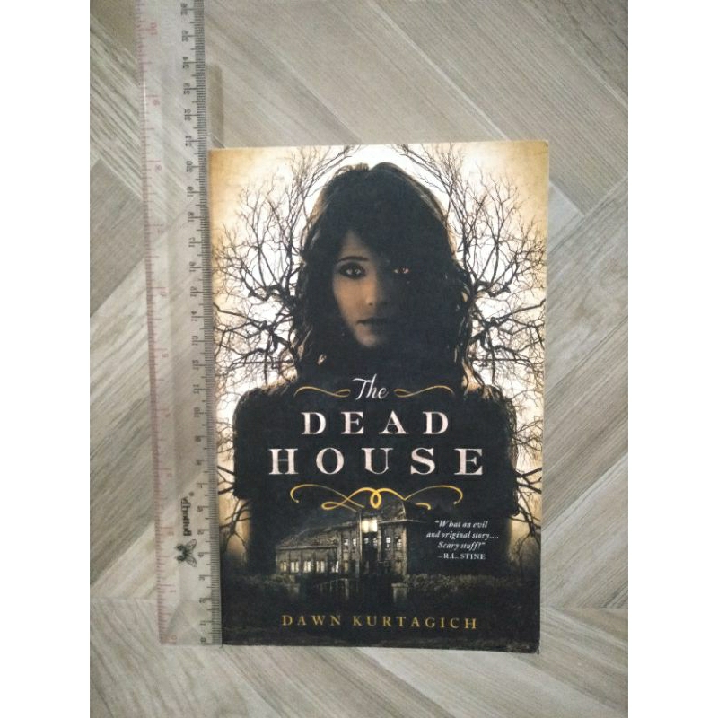 Jual NOVEL ORIGINAL Dead House By Dawn Kurtagich INGGRIS | Shopee Indonesia