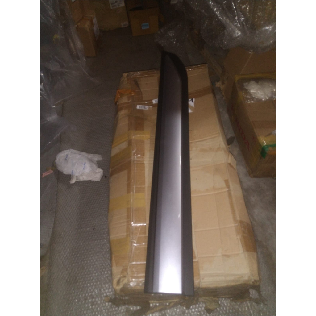 Jual SPOILER PINTU DEPAN RH 80870W000P XPANDER CROSS 2022 | Shopee ...