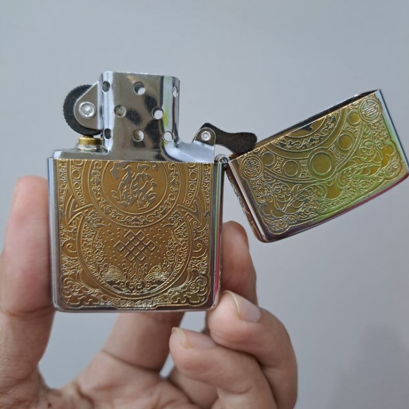Jual KOREK ZIPPO GRAFIR custom Motif Winged Beast 4 Side Gold Full Grafir | Shopee Indonesia
