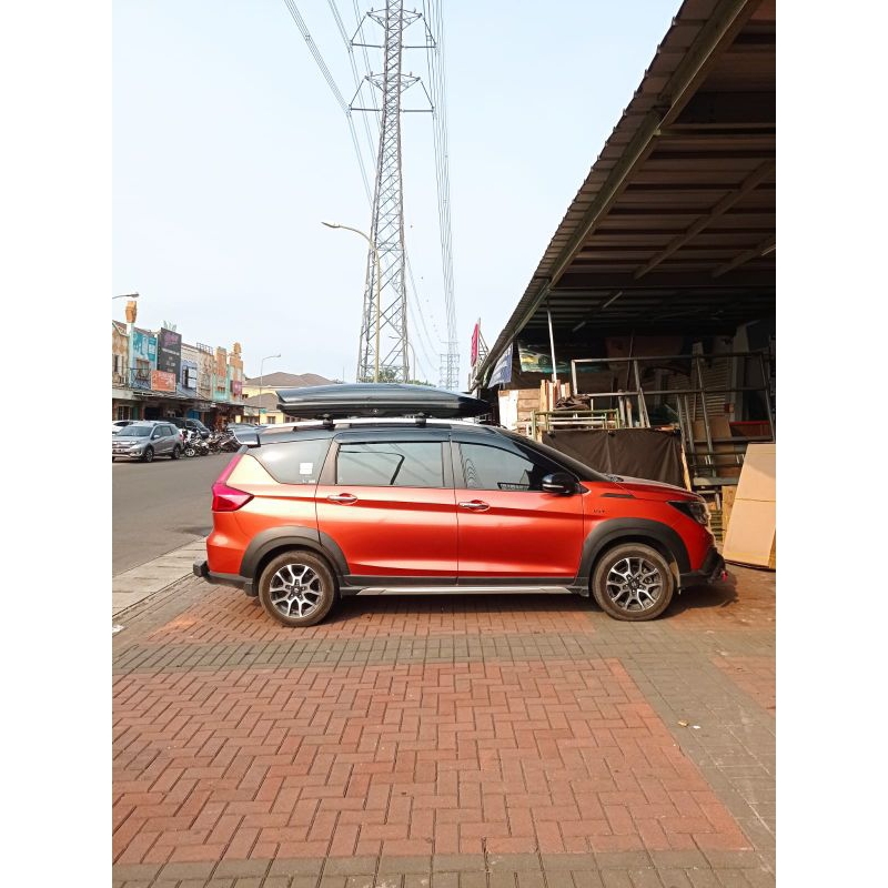 Jual roofbox super slim 650l/roof box kanaka super slim/roof box hitam ...