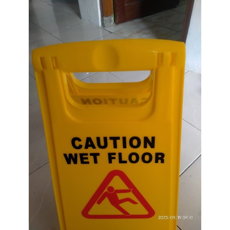 Jual Awas Lantai Licin / Rambu Lantai Basah / Keselamatan | Shopee ...