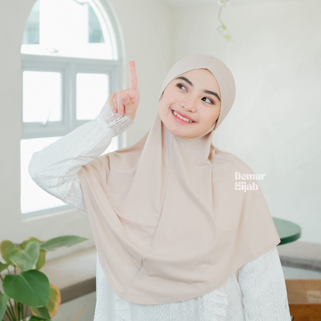 Jual Demar Hijab - Naira (Hijab Tali Pet Instan Jersey Super Premium) | Shopee Indonesia