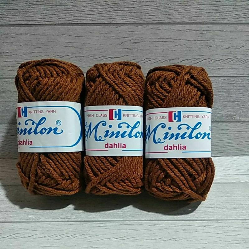 Jual Benang Rajut Karpet/ Benang Wol Besar Minilon No 1940 | Shopee ...