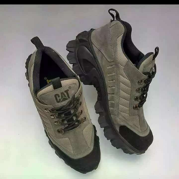 Jual SEPATU SAFETY CET ABU BOOTS PRIA HIKING ADVENTURE UJUNG BESI ...