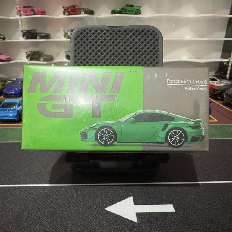 Jual MINI GT Porsche 911 Turbo S Python Green | Shopee Indonesia