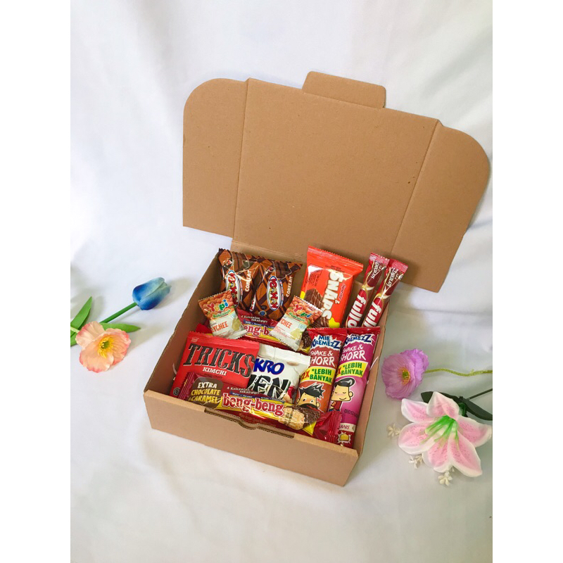 Jual Snack Hampers Bisa Custom Isi | Bingkisan Snack | Kado Wisuda ...