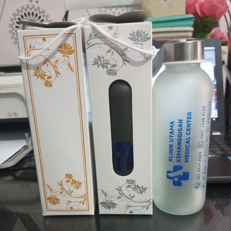 Jual Souvenir Tumbler/Botol kaca dof custom sablon kemas box | Shopee ...