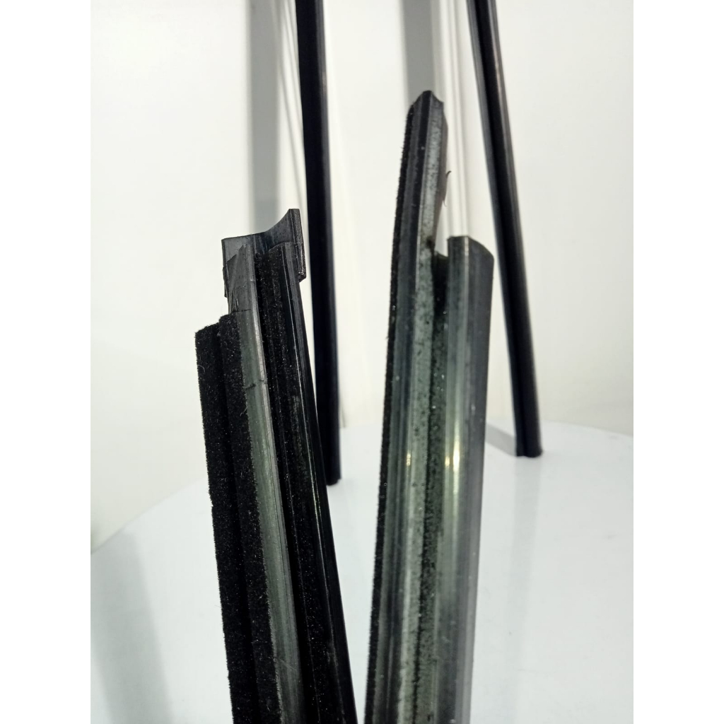Jual Karet Weatherstrip / Pelipit Kaca Luar Mobil Nissan Terrano ...
