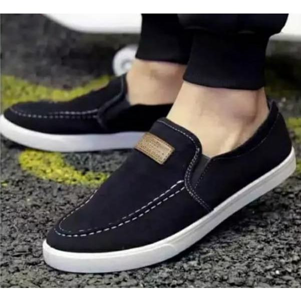 Jual Sepatu Slip On Pria Casual Murah Berkualitas - Sepatu Slip On ...