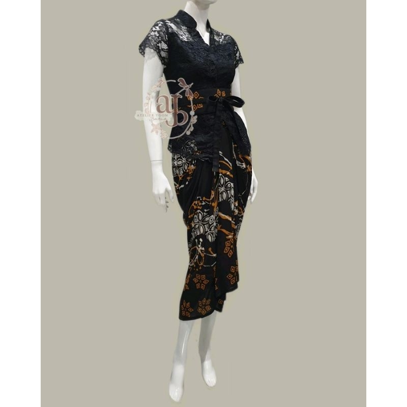 Jual Kebaya hitam kerah shanghai, rok lasso BATIK CAP sapuan hitam, dan ...