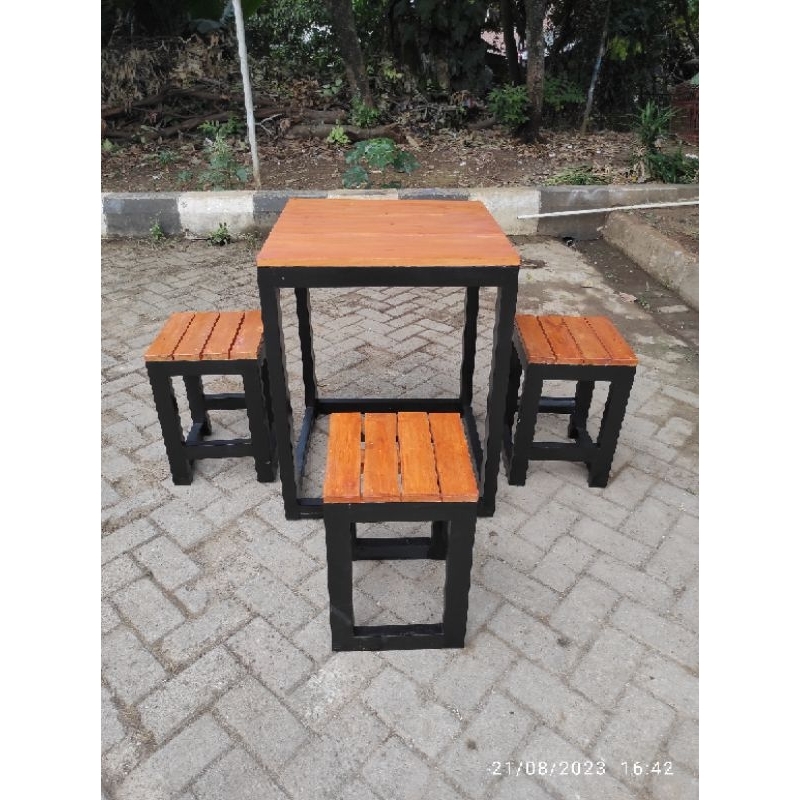 Jual Meja Makan Set Cafe Resto Warung Bakso (1 meja + 4 kursi) Type Cubic | Shopee Indonesia