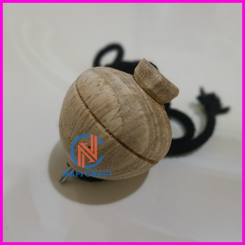 Jual gasing kayu tradisional - mainan tradisional gangsing kayu ...