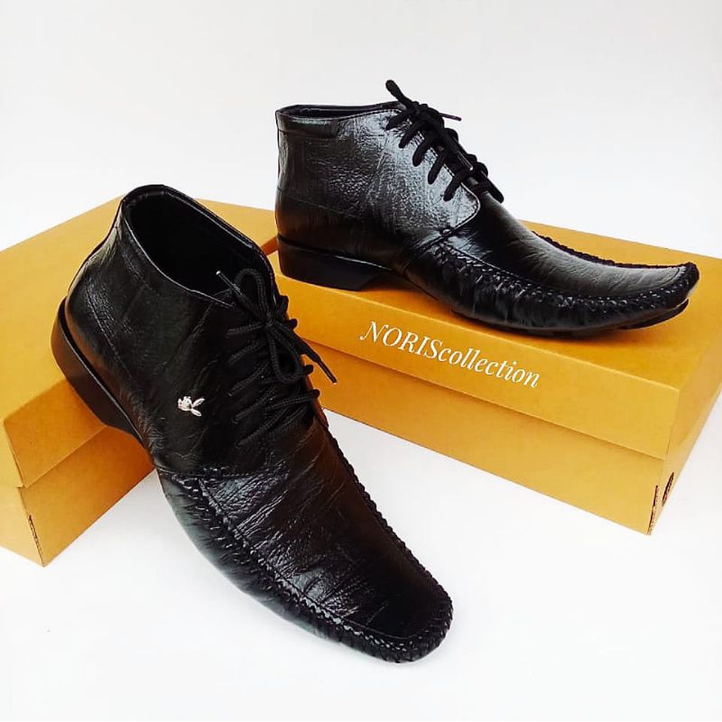 Jual Sepatu Pantofel Playboy Semi Boot Pria Kulit Asli Menggunakan Tali ...