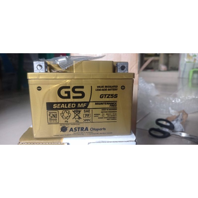 Jual AKI GS GTZ 5S GOLD ORIGINAL GS ASTRA BARU | Shopee Indonesia