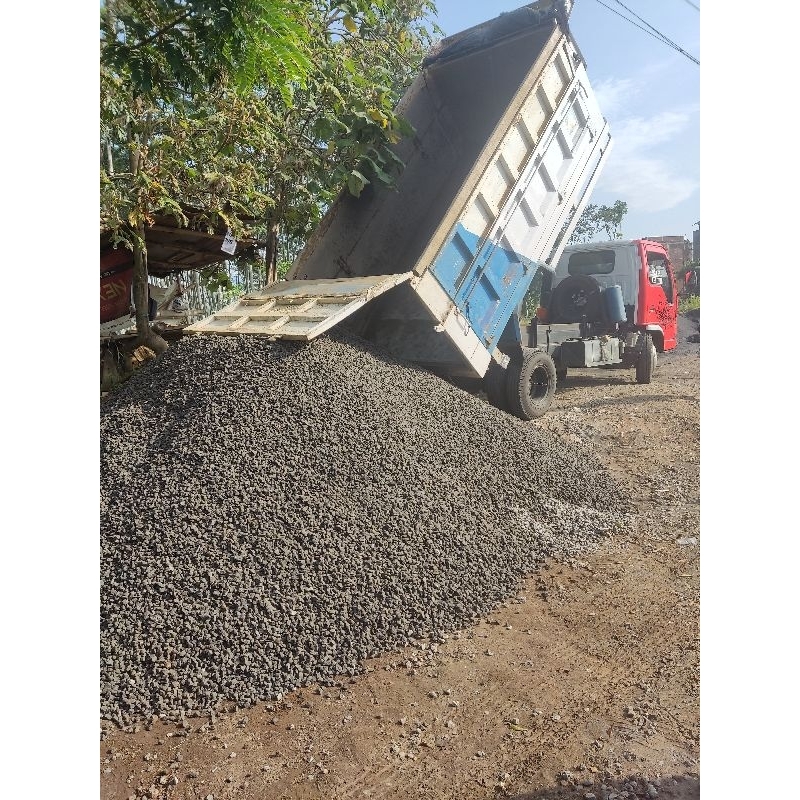 Jual batu koral split untuk bangunan 1 pikup preorder 1-2hari | Shopee ...