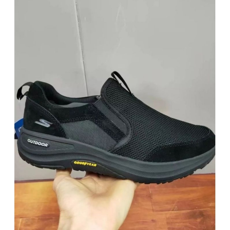 Jual sepatu pria skechers Goodyear / skechers go walk outdoor Goodyear ...