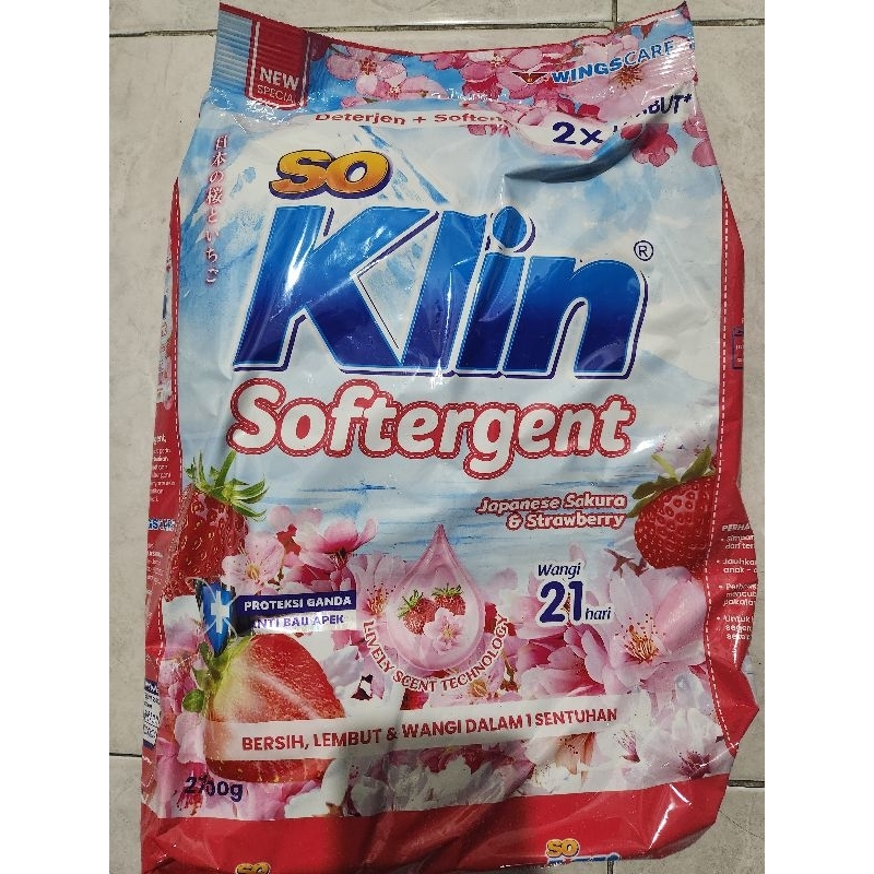 Jual So Klin Softergent Japanese Sakura n Strawberry 2,7kg | Shopee Indonesia