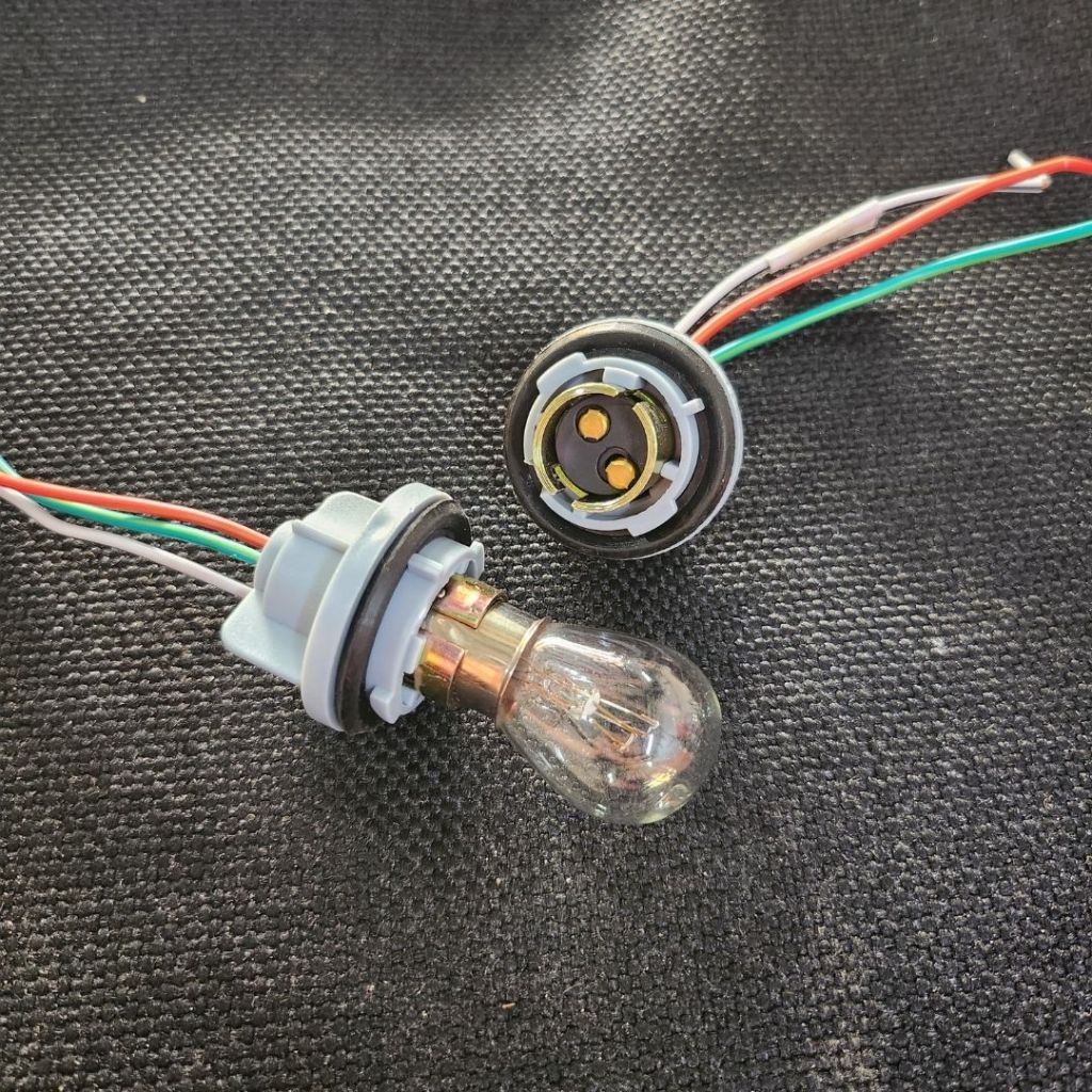 Jual SOKET REM LAMPU 12V2 DOBEL | Shopee Indonesia