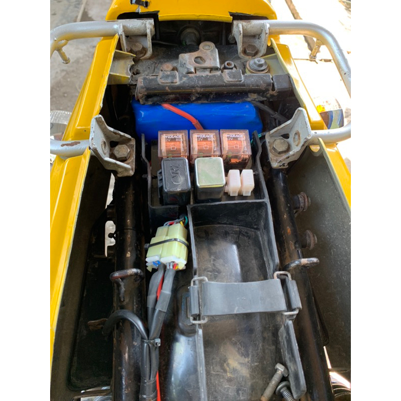 Jual BOX,DUDUKAN RELAY,FLASHER,FUSE,BENDIK STTER TILAS/TILAM | Shopee ...