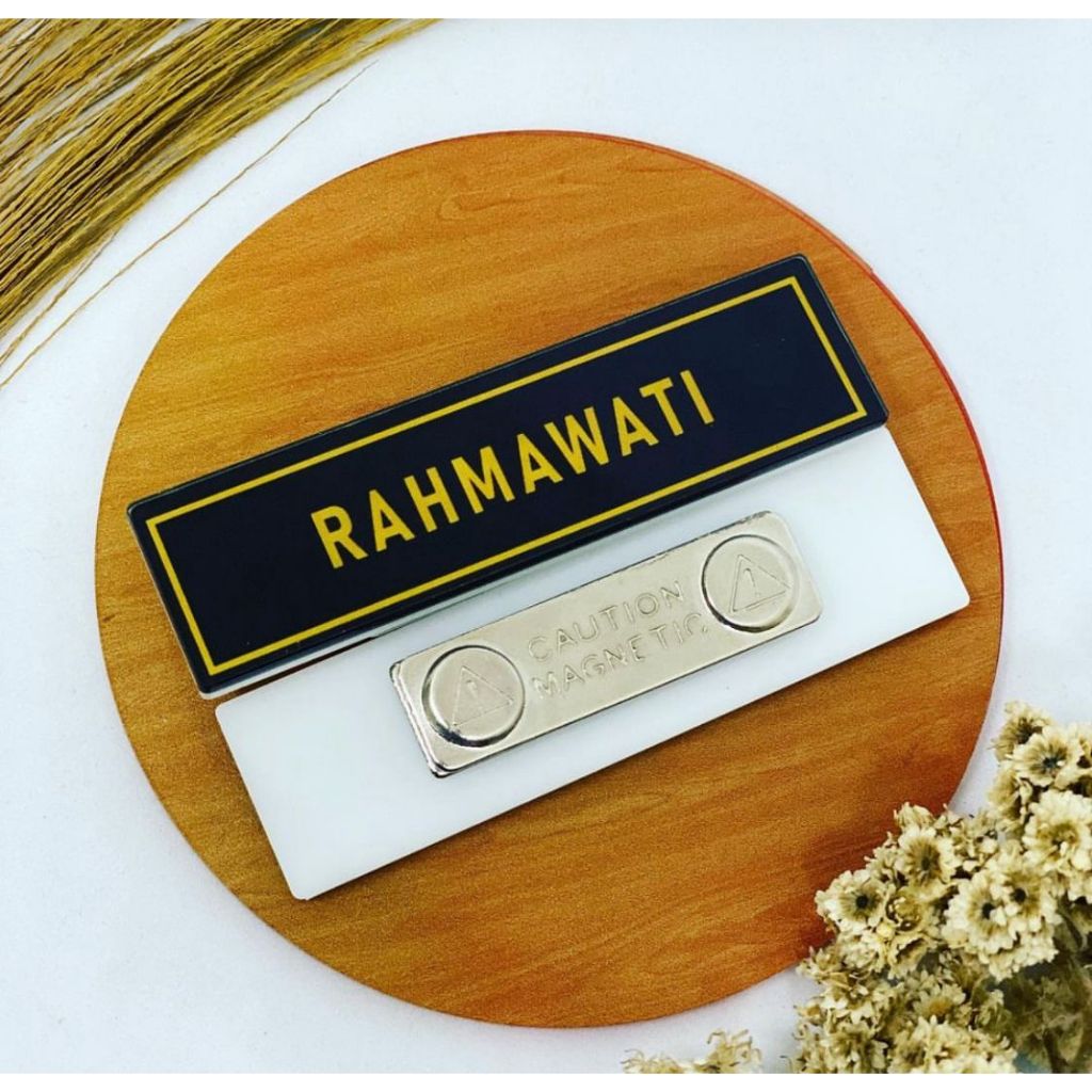 Jual PAPAN NAMA / NAME TAG PENITI DADA / Name Tag Akrilik Murah Satuan ...