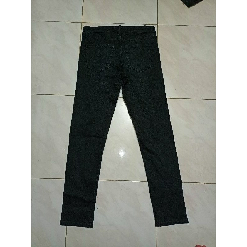 Jual UNIQLO JEANS HITAM | Shopee Indonesia