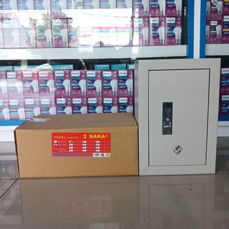Jual Box panel listrik SAKA 20X30X12 kunci tekan | Shopee Indonesia