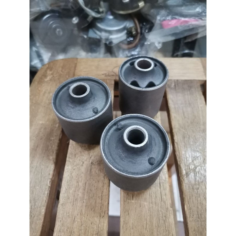 Jual Bushing trailing arm chevrolet spark 800cc / daewoo mariz | Shopee ...