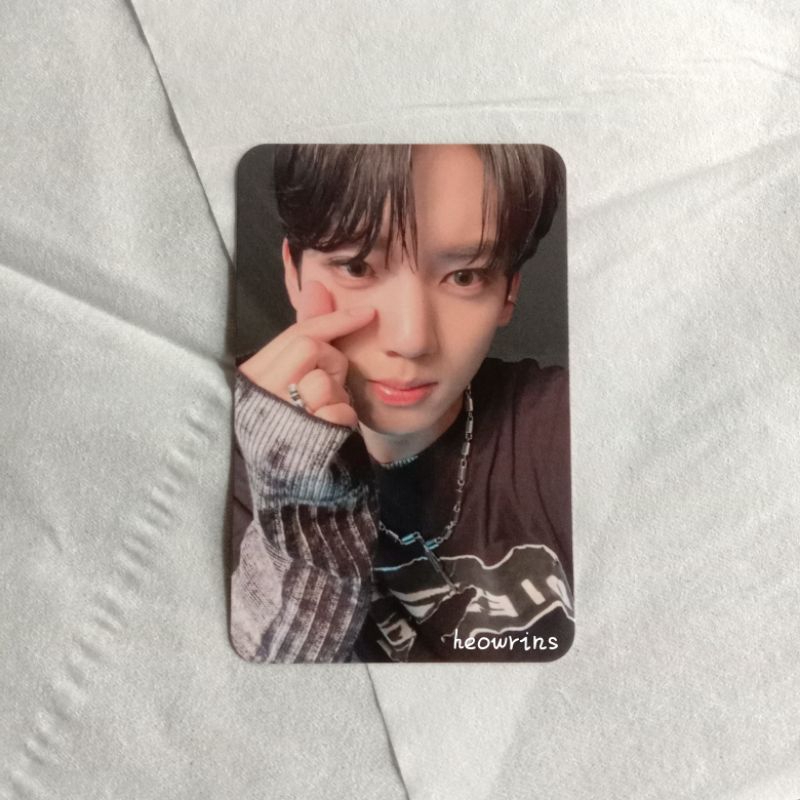 Jual PHOTOCARD PC POB YUJIN MWAVE R1 ZEROBASEONE ZB1 YOUTH IN THE SHADE | Shopee Indonesia