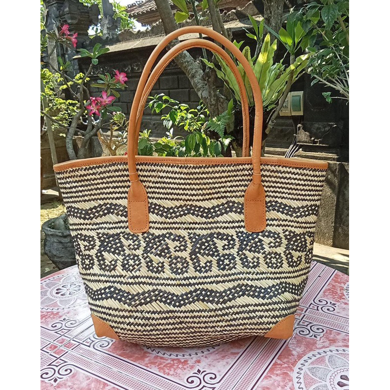 Jual Tas Wanita/ Tote Bag/ Tas Anyaman Rotan Motif Cantik | Shopee ...