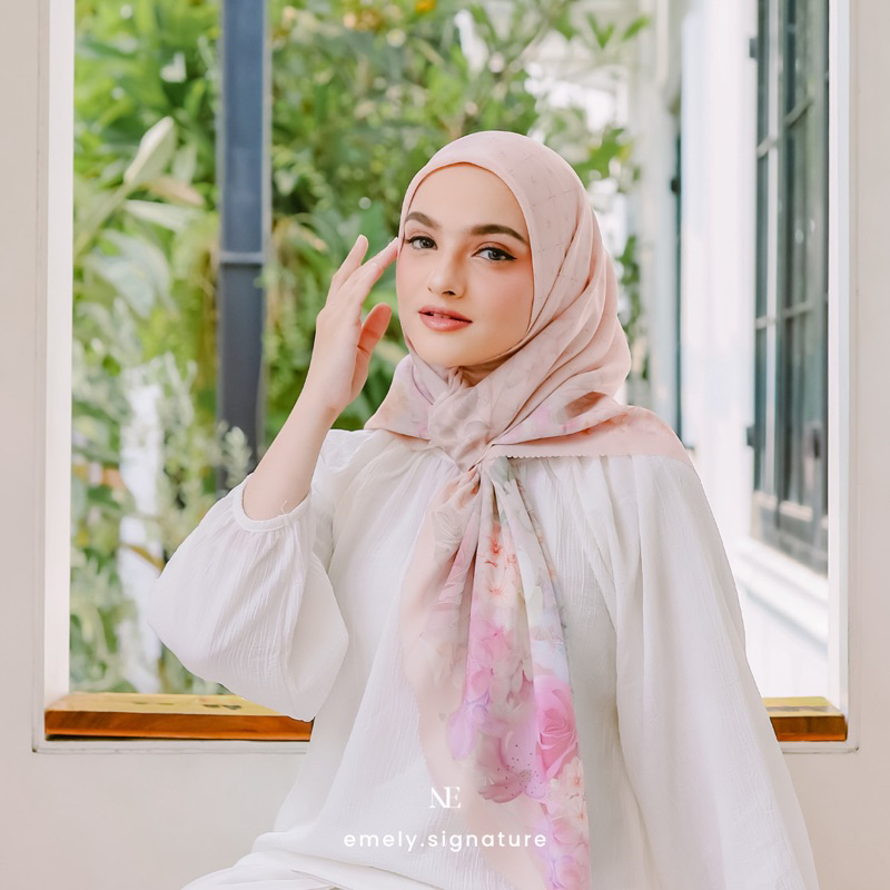 Jual HIJAB SEGI EMPAT VOAL PRINTING PREMIUM LASER CUT (AZRINA SERIES) | Shopee Indonesia
