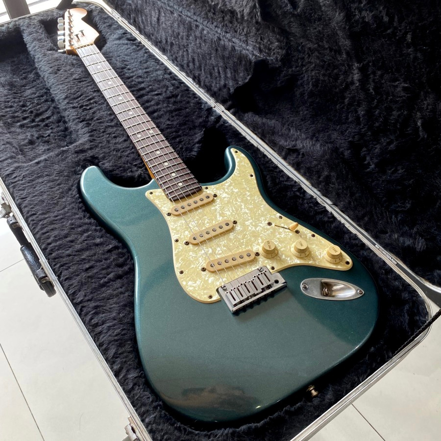 Jual BILLY MUSIK - Fender 1991 American Standard Stratocaster in Gun ...